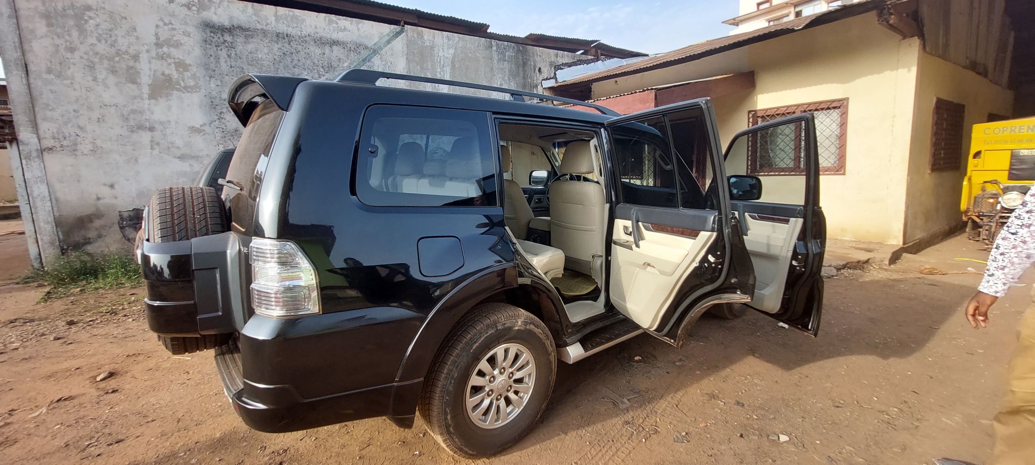 Rental car Congo: Kinshasa, Lubumbashi, Goma, Brazzaville, Pointe-Noire ...